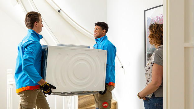 How do you lift your washing machine to the right place? - Coolblue ...