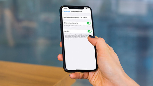 3 ways iPhone and iPad work together - Coolblue - anything for a smile