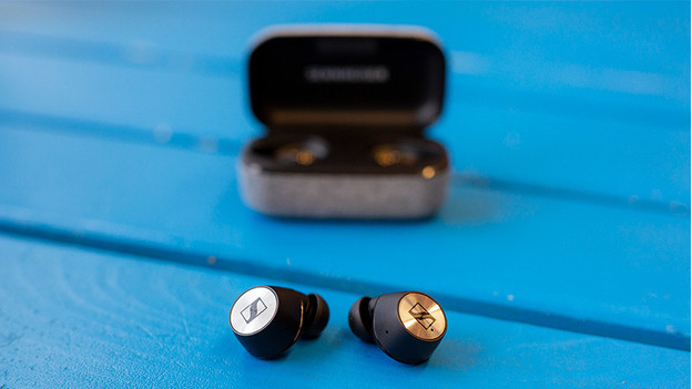 Get started with your Sennheiser earbuds - Coolblue - anything for a smile