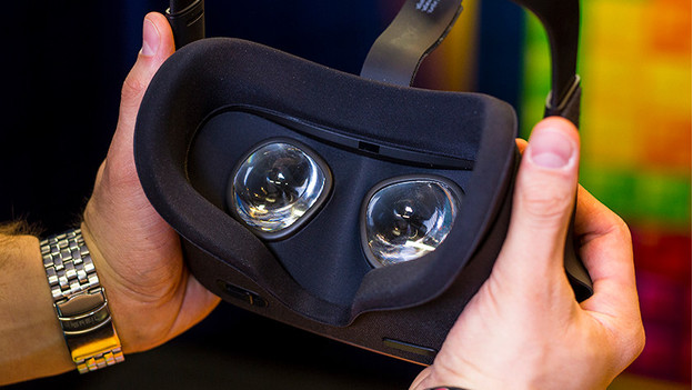 6 tips to prevent motion sickness with VR - Coolblue - anything for a smile
