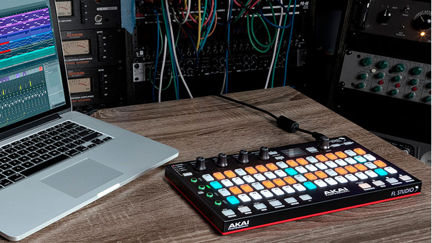 Specialists review of the Akai Fire - Coolblue - anything for a smile