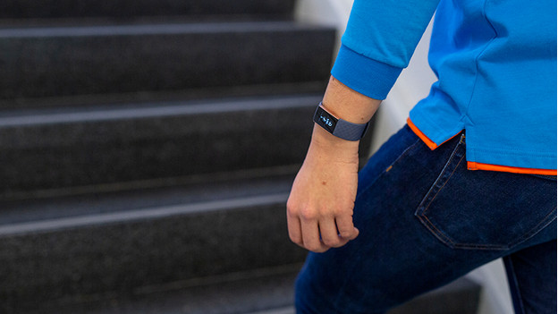 How do you track your health with your Fitbit? - Coolblue - anything ...