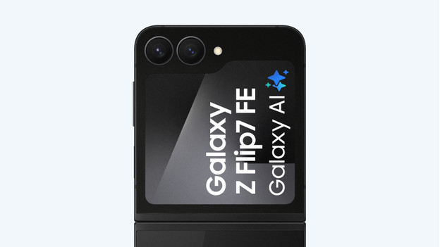 Expert review of the Samsung Galaxy Z Flip 7 FE - Coolblue - anything ...