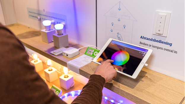 Test onze smart lampen in de winkel - Coolblue - alles voor een glimlach