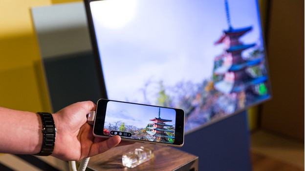 Expert review Samsung The Sero - Coolblue - anything for a smile