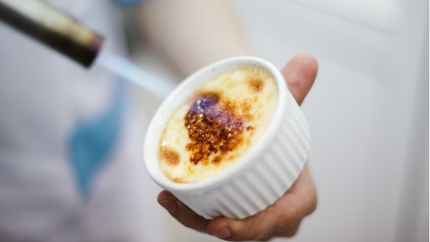 How do you make crème brûlée with your steam oven? - Coolblue ...