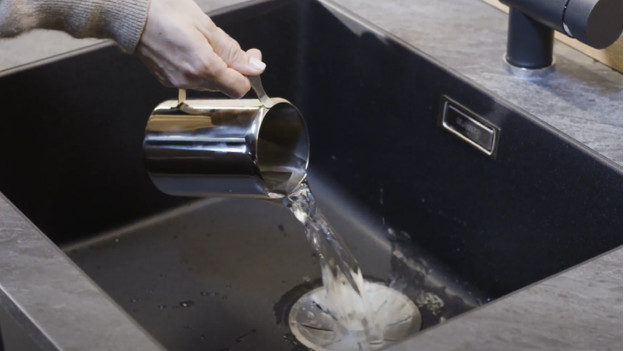 How do you descale your WMF Perfection? - Coolblue - anything for a smile