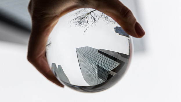 What's a lensball and how do you photograph with it? - Coolblue ...
