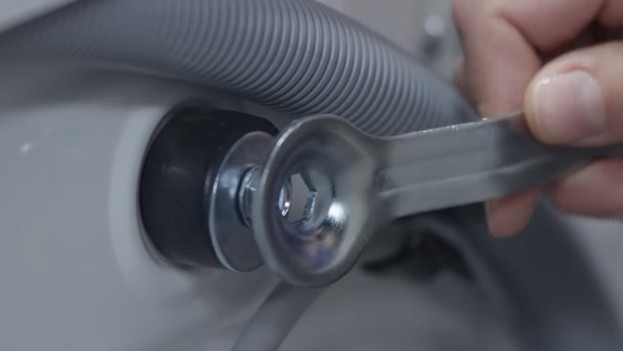 How do you connect your washing machine? - Coolblue - anything for a smile