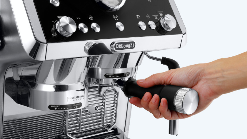 What is a semi-automatic coffee machine? - Coolblue - anything for a smile
