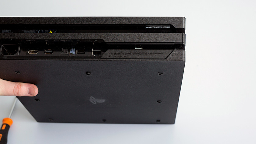 How do I expand the storage capacity of the PlayStation 4? - Coolblue ...