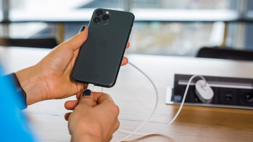 How you do solve charging problems with your iPhone? - Coolblue ...