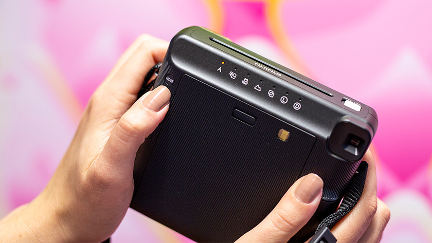 Expert review of the Fujifilm Instax SQ6 - Coolblue - anything for a smile