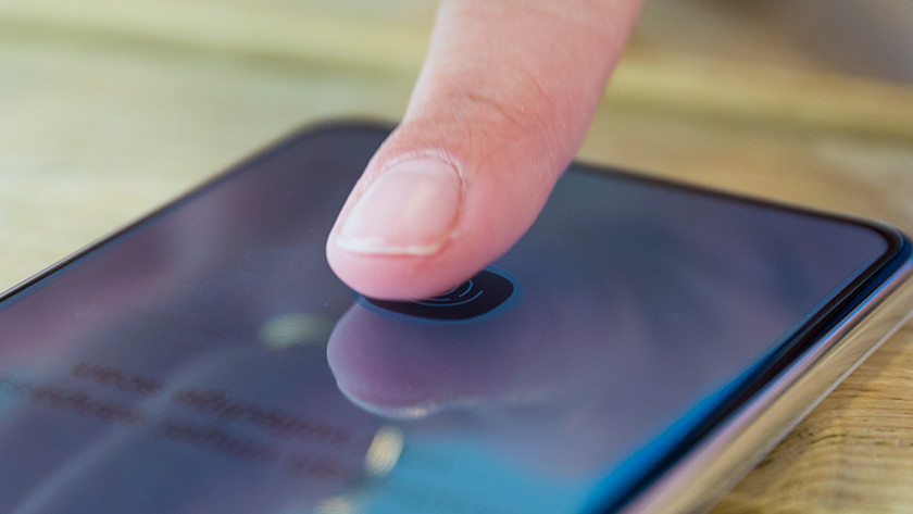 How do you apply a glass screen protector with a fingerprint scanner ...