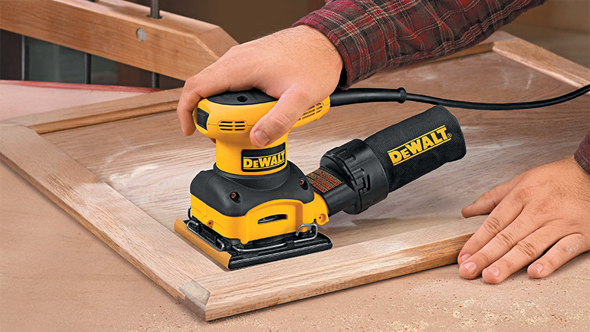 Hoe kies je een DeWalt schuurmachine? - Coolblue - alles voor een glimlach