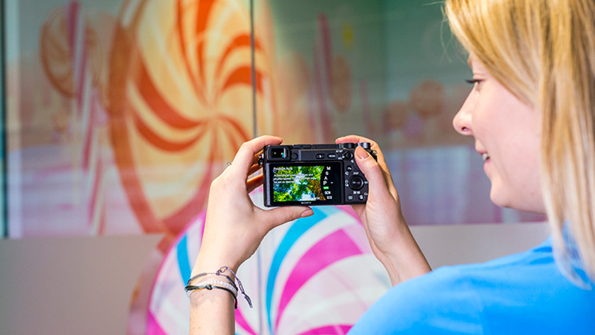 How do I set the ISO value on my mirrorless camera? - Coolblue ...