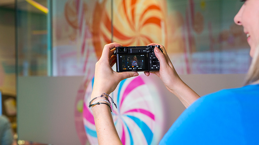 How do I set the ISO value on my mirrorless camera? - Coolblue ...