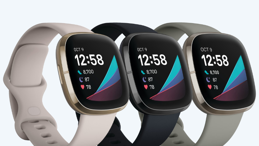 Compare the Fitbit Charge 5, Fitbit Sense, and Fitbit Luxe - Coolblue ...