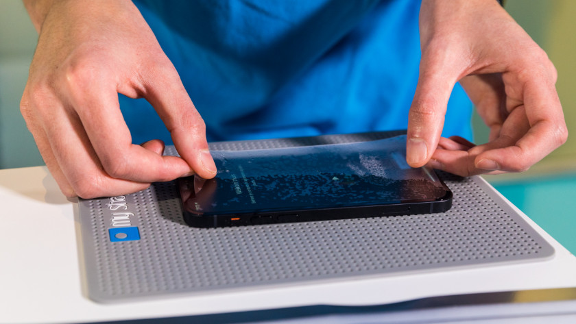 Have your screen protector applied at Coolblue - Coolblue - anything ...