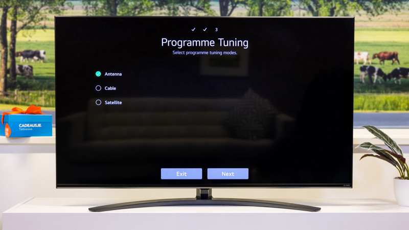 How do you set up your LG television? - Coolblue - anything for a smile